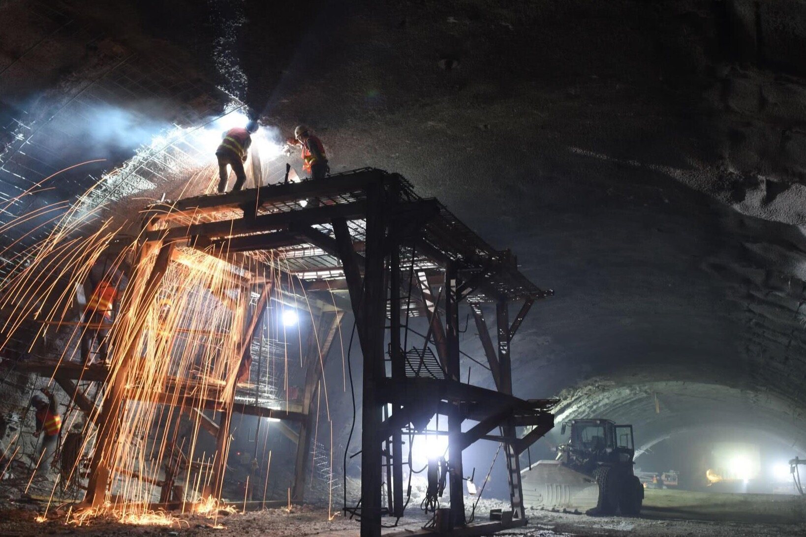 China Railway Construction signed a contract with Algeria Mining ...