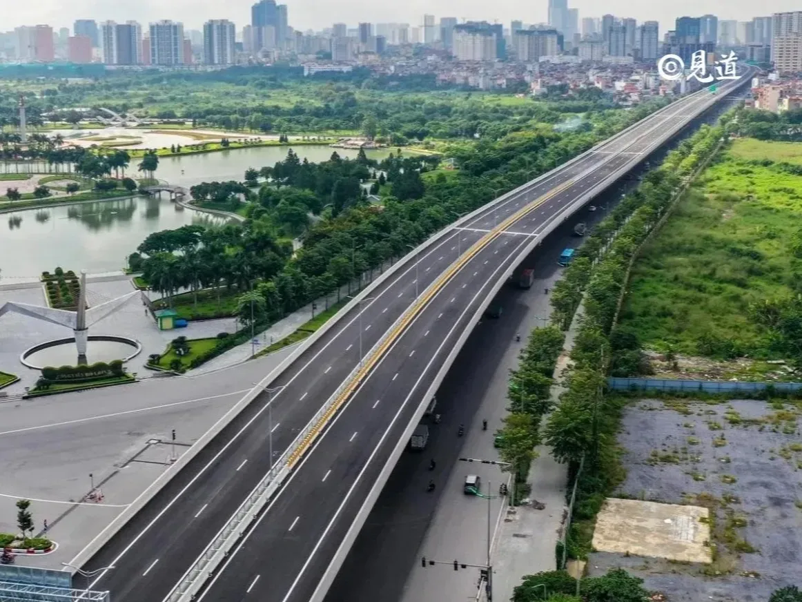 In 2023 the highway and waterway investment in Guizhou exceeded 100 ...