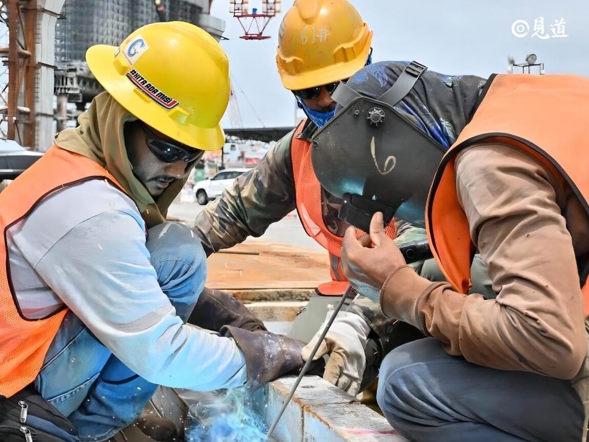 Construction of Water Elevated Bridges by Chinese Enterprises--Seetao