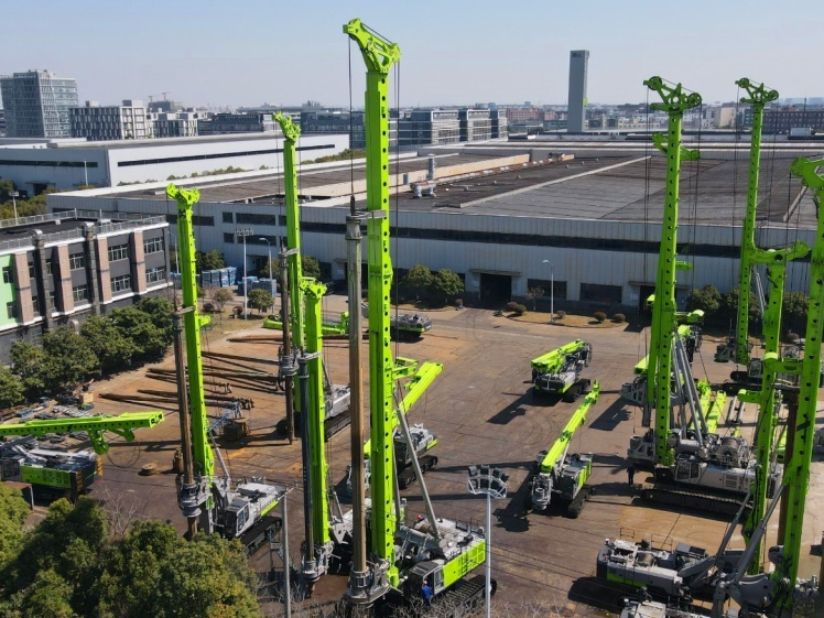 Zoomlion ZR255D- The driving force for high-speed construction in East ...