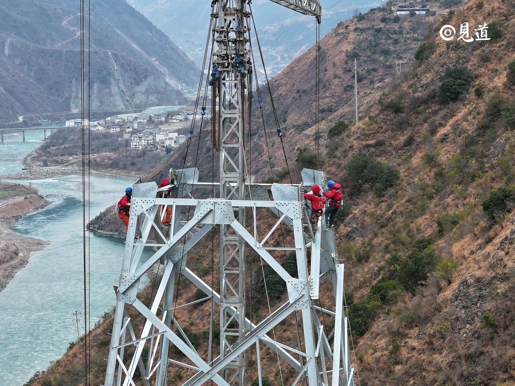 China's first high-altitude UHV disassembling transformer has been ...