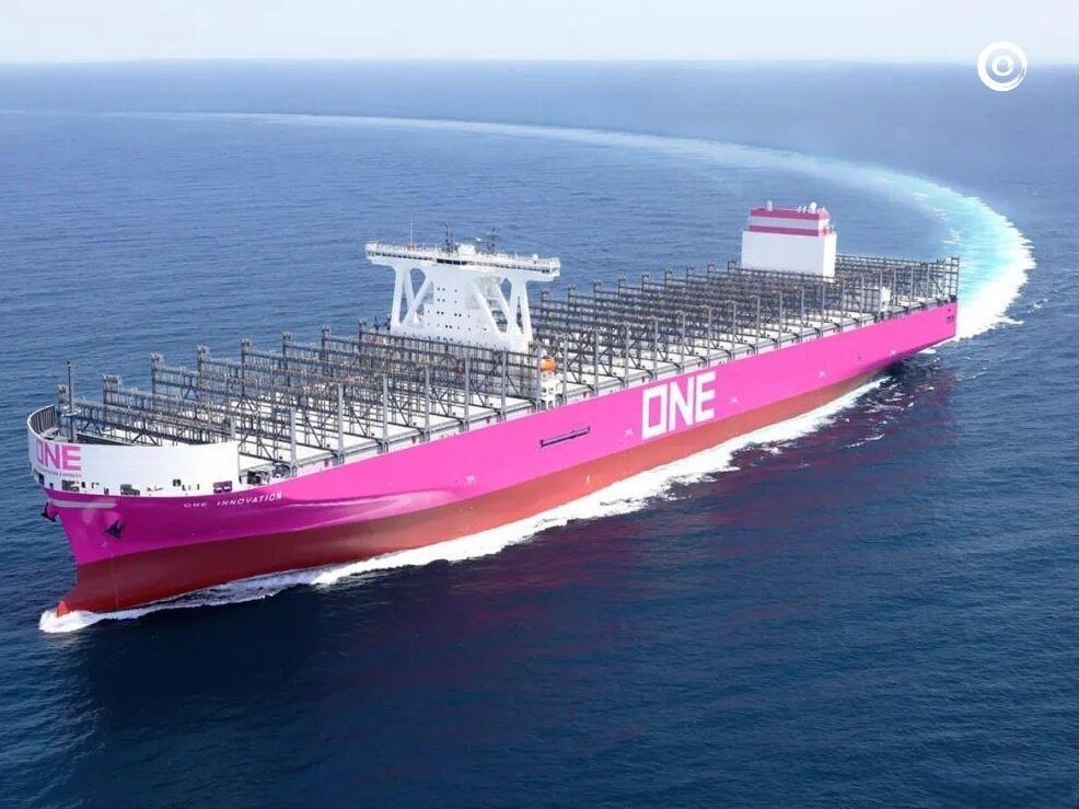 The world's largest pure electric open container ship is coming!--Seetao