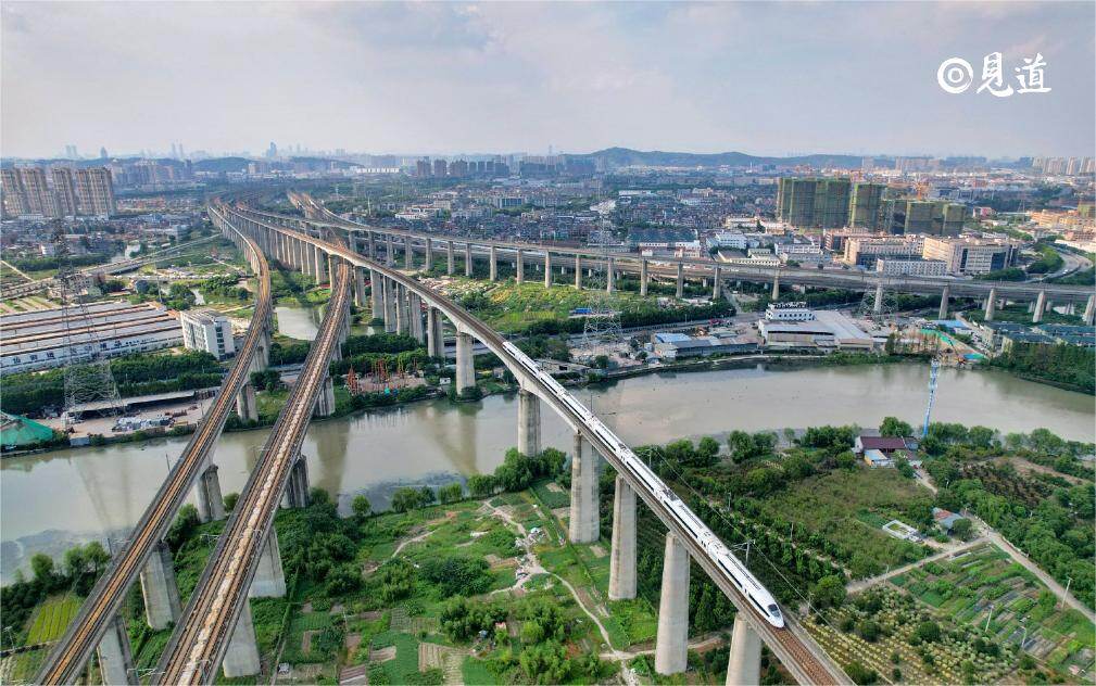 Yangtze River Delta Railway passenger traffic surges during Dragon Boat ...
