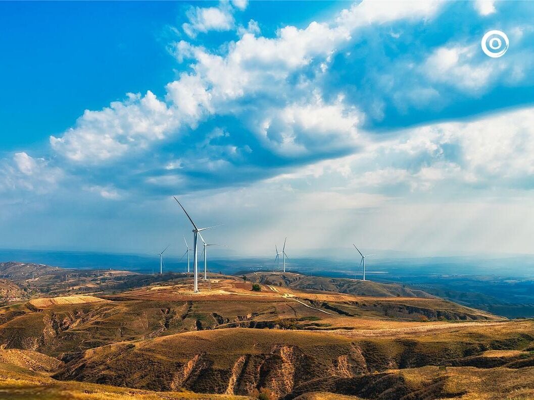 The first wind turbine of the highest wind power project has been ...