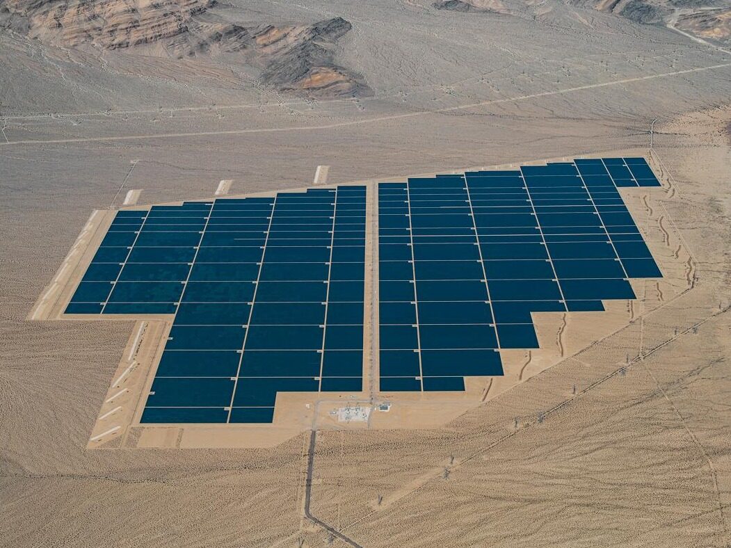 新疆5GW光伏治沙项目复工，首期530前建成！--见道网