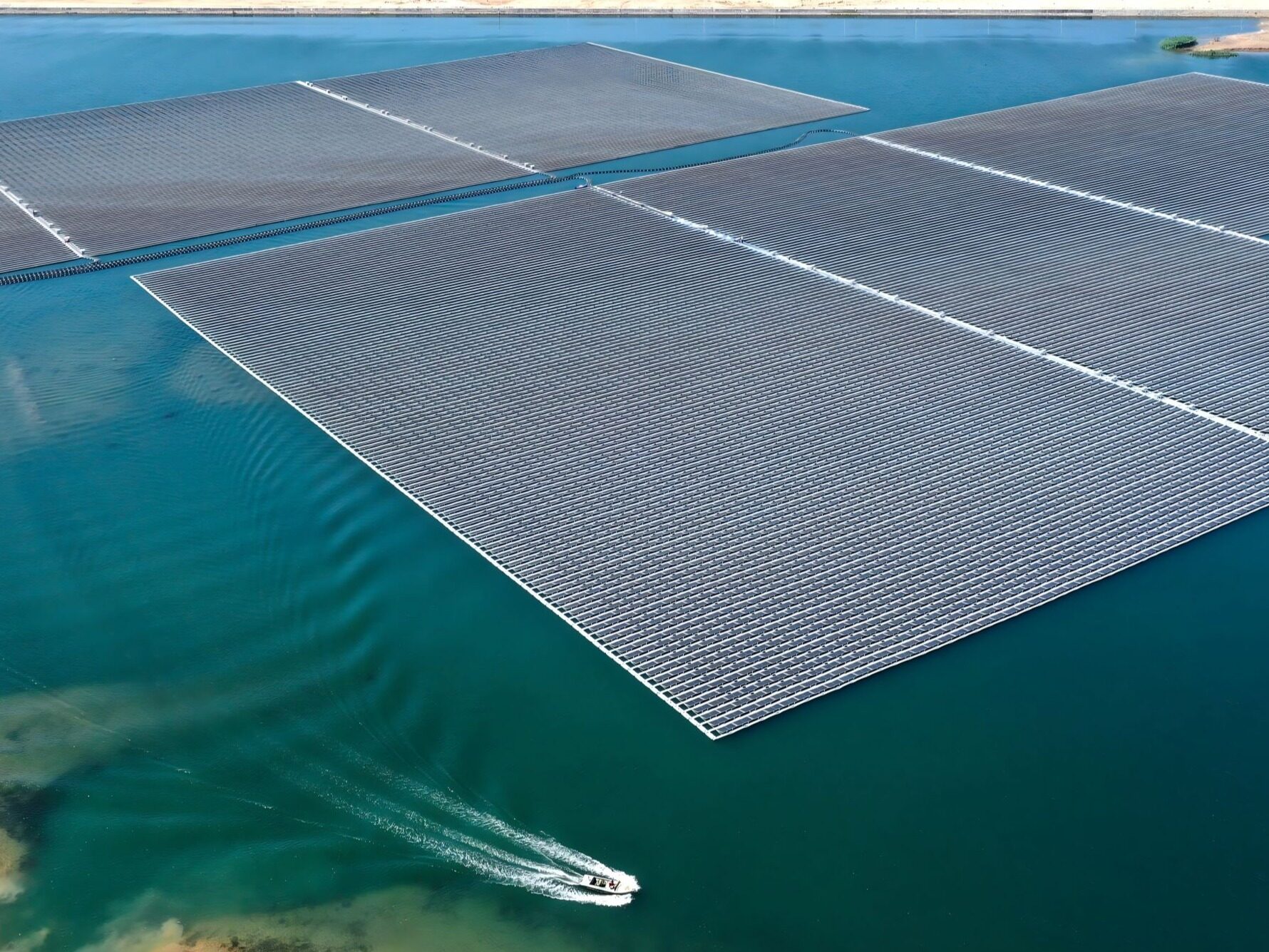 Indonesia signs contract for 60MW floating photovoltaic project--Seetao
