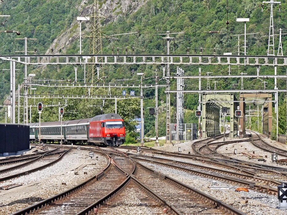 China Railway First Group consortium wins bid for Gansu 1 billion ...