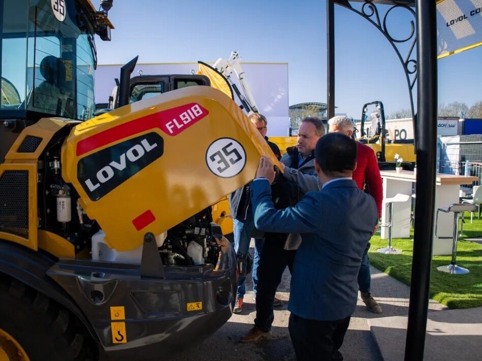 Come and cheer! The product team of Lovol Heavy Industry applies to go ...