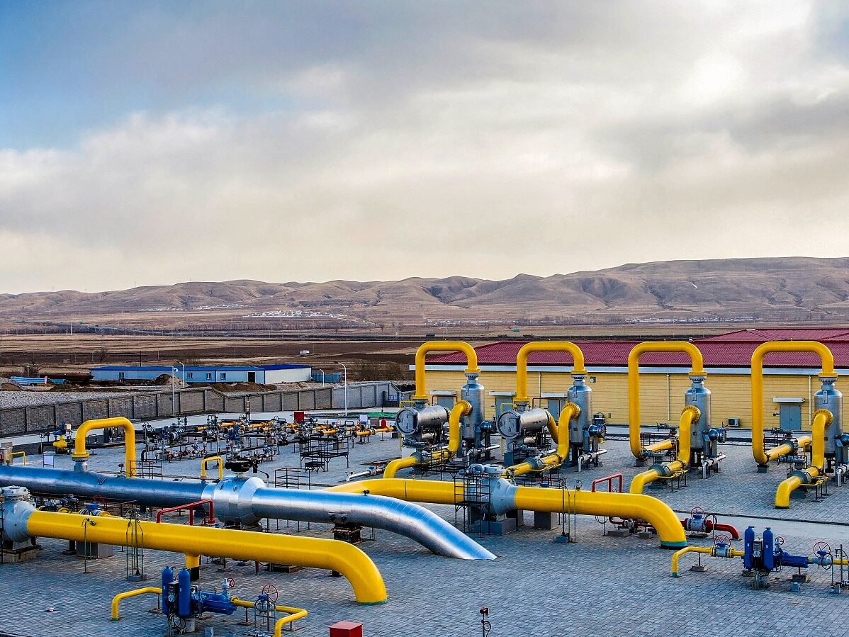 The world's largest floating liquefied natural gas project lands in ...